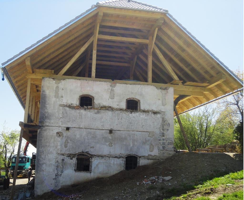 Kozolci, gospodarska poslopja - Tesarstvo Mehlin Škofljica